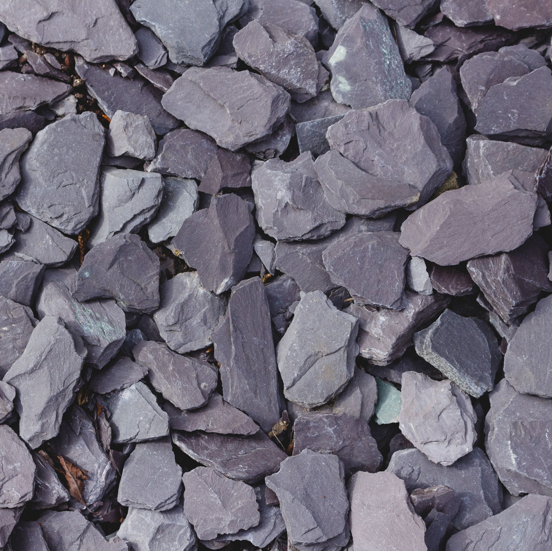 30-50 MM PLUM SLATE 25 KG